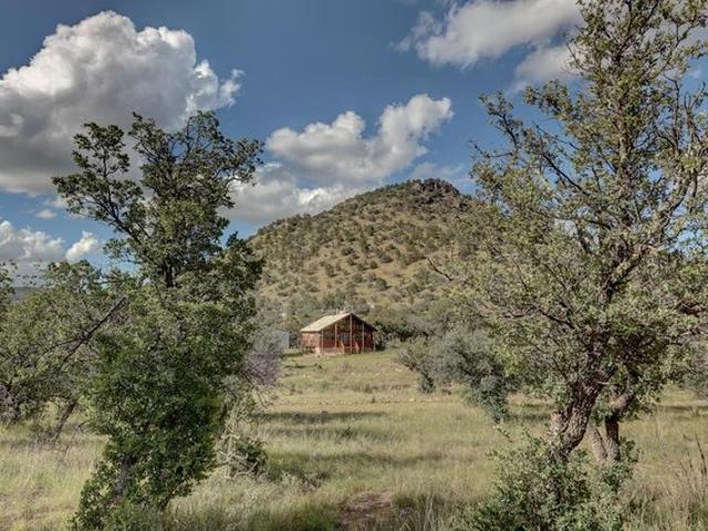 110 Squaw Valley Trl, Fort Davis, TX 79734