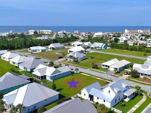 110 St Charles St, Mexico Beach, FL 32456
