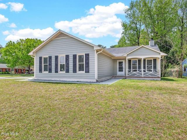 110 Stone Ct, Jacksonville, NC 28540