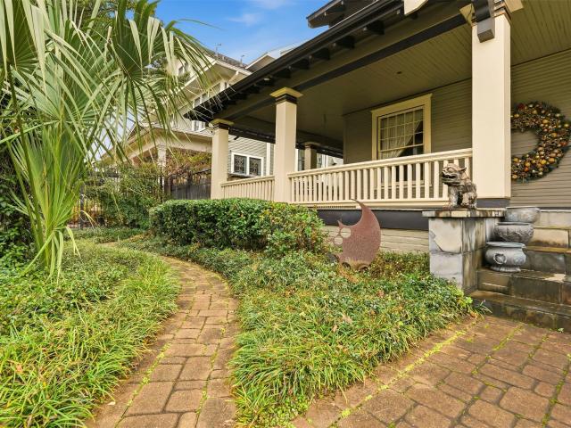 110 Stratford St, Houston, TX 77006 | MLS #53786 | Compass