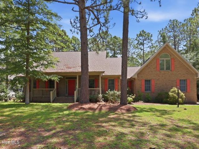 110 Sutton Dr, Cape Carteret, NC 28584