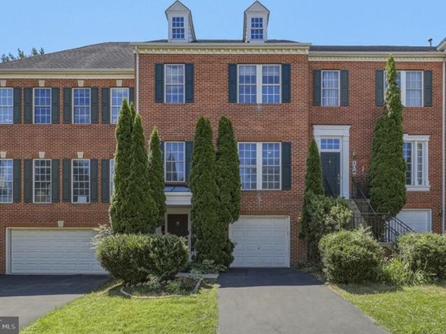 110 Summer Walk Dr, Gaithersburg, MD 20878