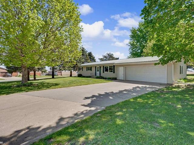 110 Sunrise Dr, Lincoln, IA 50652
