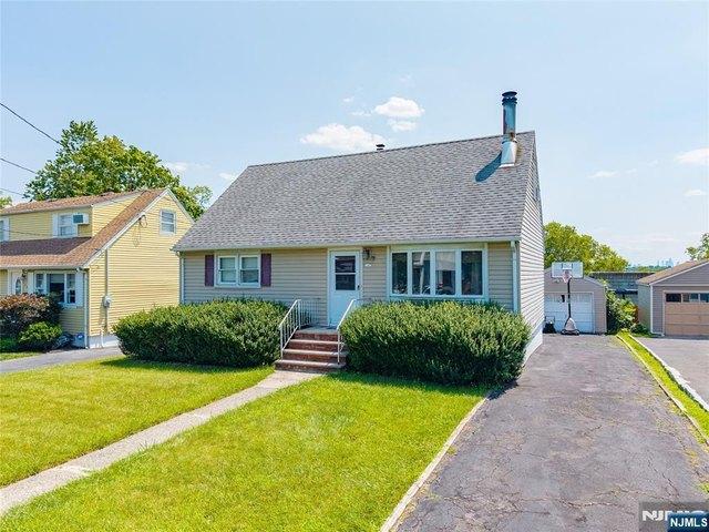 110 Patricia Pl, Clifton, NJ 07012