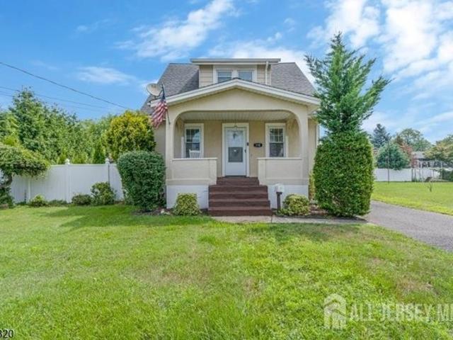 110 Parker St, Middlesex, NJ 08846
