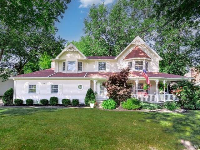 110 Parkview Dr, Grand Island, NY 14072