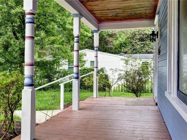 110 Peninsula ST