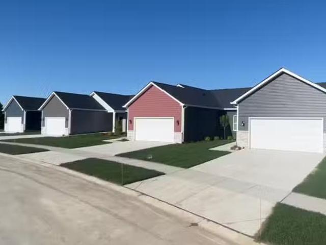 110 Percy Dr. 1 110 Percy Dr #1