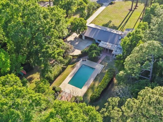 110 Pine Tree Drive