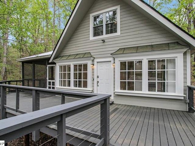 110 Pine Ridge Dr, Westminster, SC 29693
