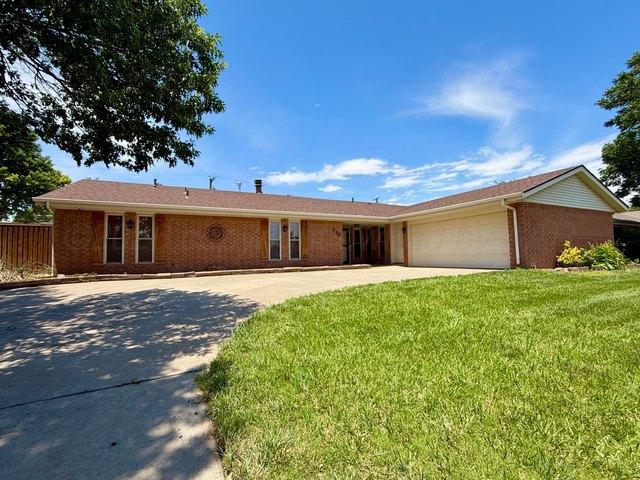 110 Pinehurst St, Borger, TX 79007