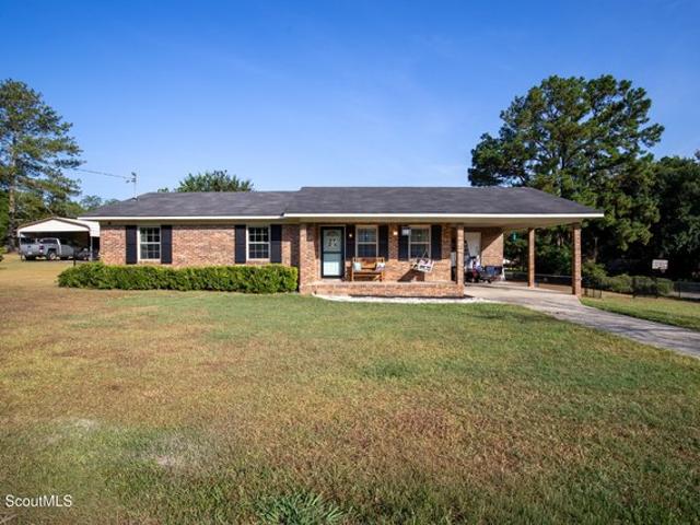 110 Queen Dr, Glennville, GA 30427