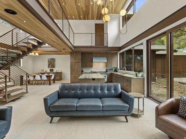 110 Rockhill Dr, San Antonio, TX 78209