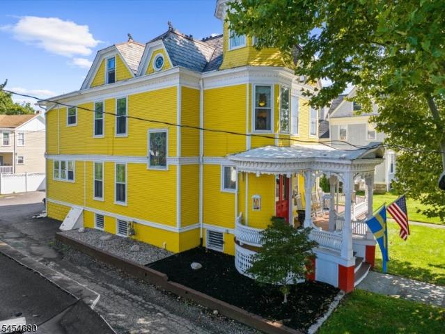 110 W Washington Ave