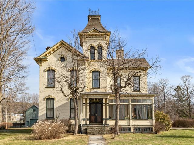 110 W Washington Street