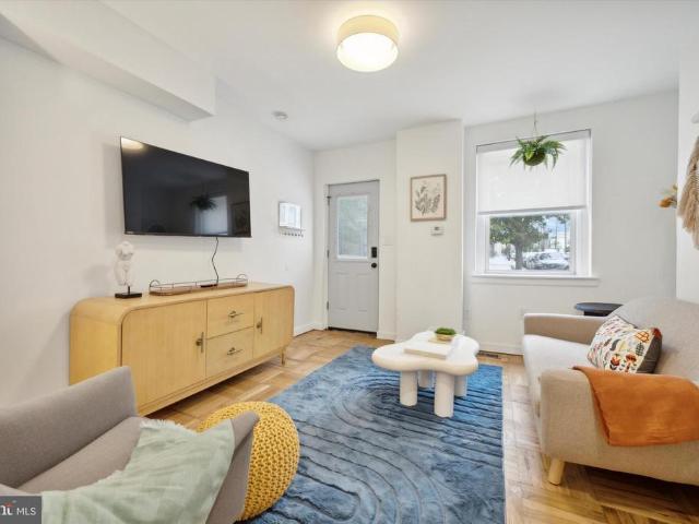 110 W Wildey Street
