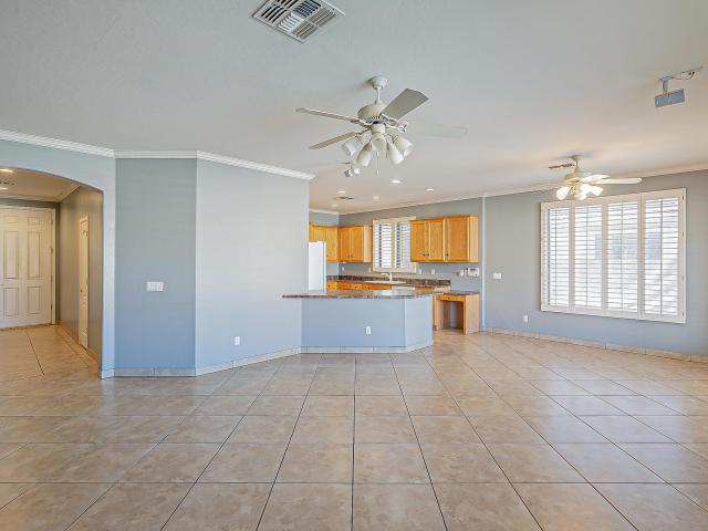 110 W Cardinal Way