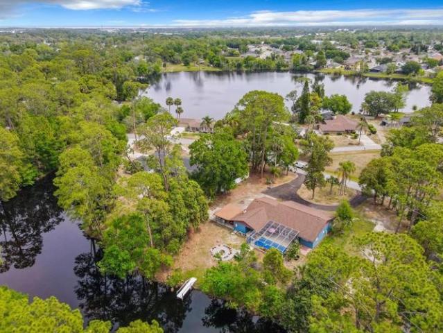 110 W Crystal Dr, Sanford, FL 32773