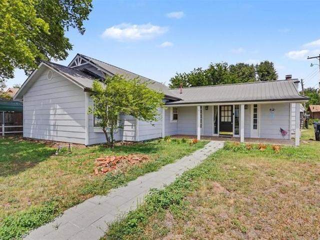 110 W Davis St, Tipton, OK 73570