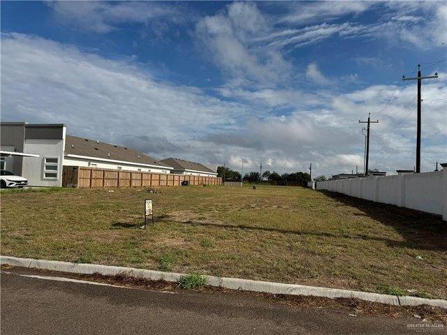 110 W Diamond Ave, Alton, TX 78573