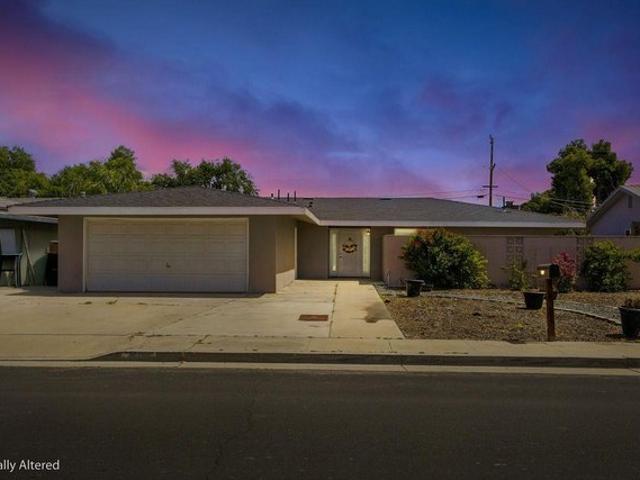 110 W Hazelwood Dr, Lemoore, CA 93245