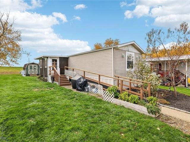 110 W Lebanon Rd NW Unit 125, Dalton, OH 44618