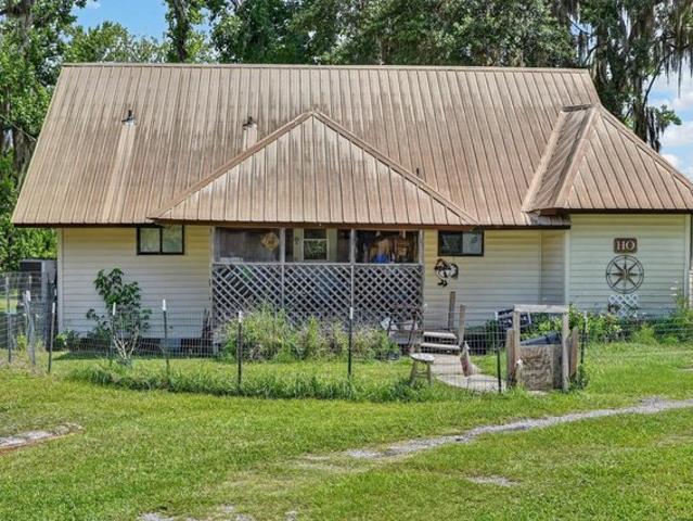 110 W Palm Ave, Crescent City, FL 32112