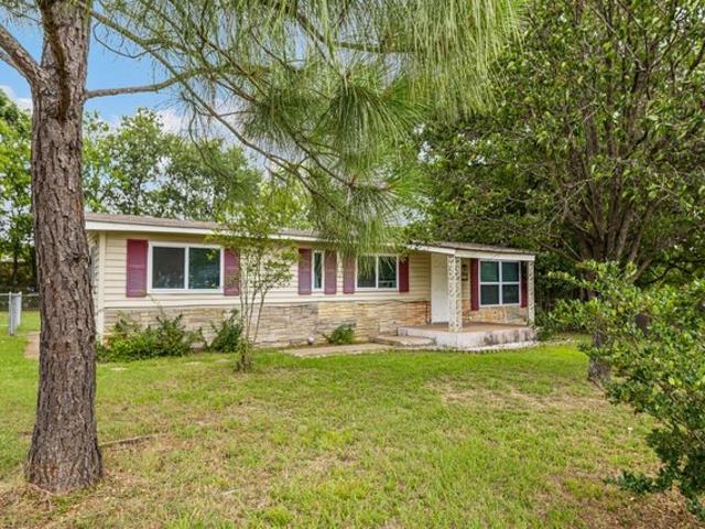 110 W Shadowwood St, Gun Barrel City, TX 75156