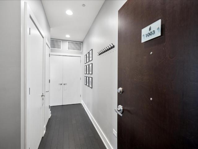 110 W Superior Street # 1003