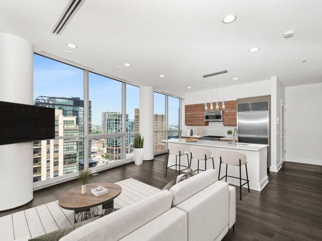 110 W Superior Street # 1602