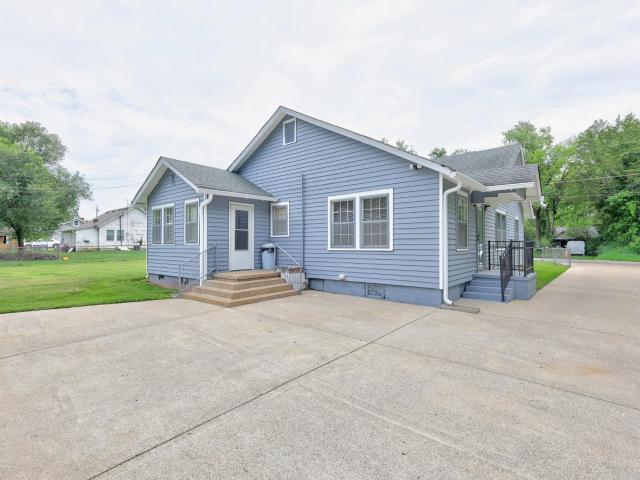110 Woodcraft Dr