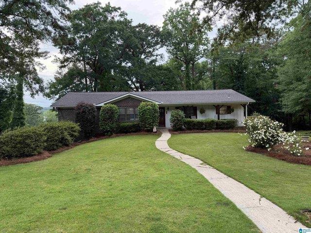 110 Woodland Cir, Trussville, AL 35173