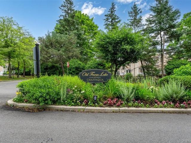 110 Woods End Rd, Chappaqua, NY 10514