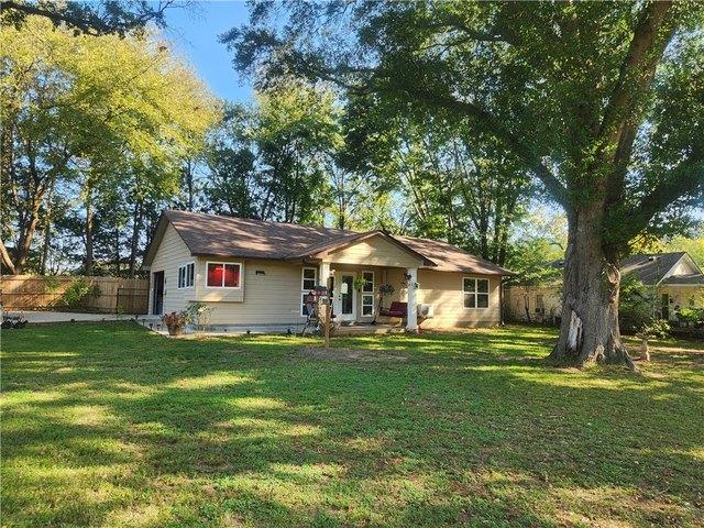 110 Walker St, Ozark, AR 72949