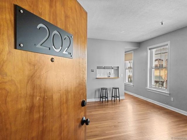 110 Washington St Apt 202, Norwalk, CT 06854