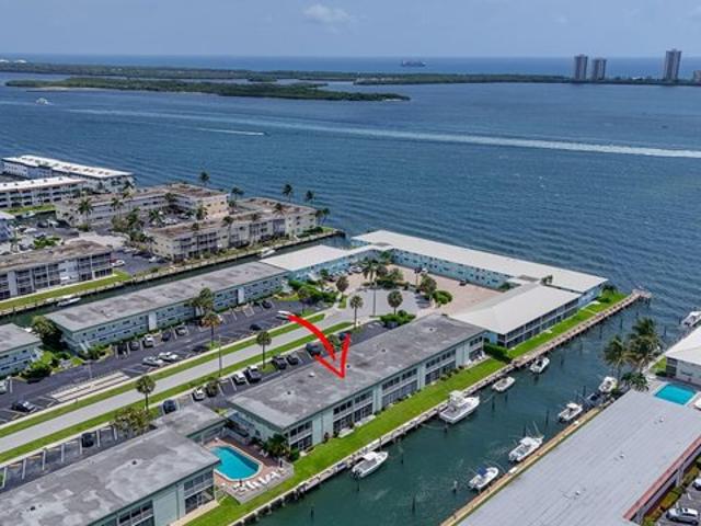 110 Wettaw Ln Apt 106, North Palm Beach, FL 33408