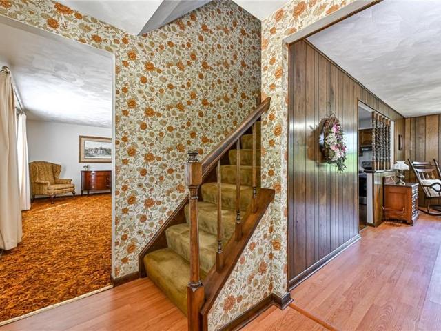 110 Weaver Dr, Glenshaw, PA 15116 | MLS #1750 | Compass