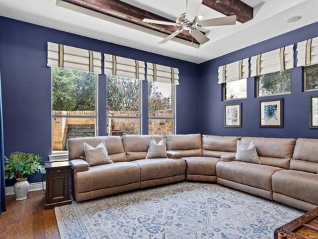 110 Western Oaks