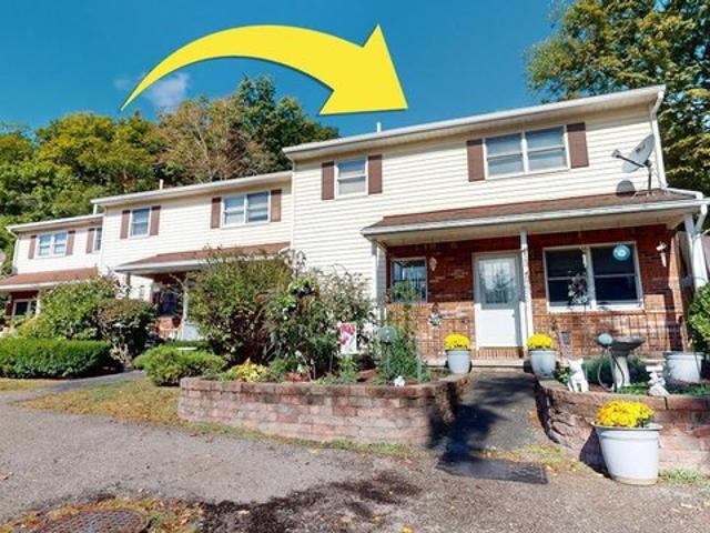 110 Wheatfield Ct, Milford, PA 18337