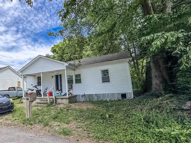 110 Tucker St, Campbellsville, KY 42718
