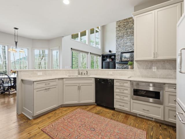 110 View Road