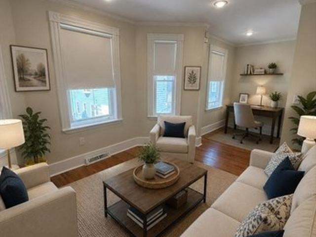 110A Chestnut St Unit 2, Brookline, MA 02445