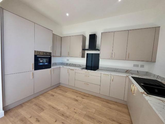 110c Main Street, Townhill KY12, 2 bed flat to rent, £975 pcm | PrimeLocation