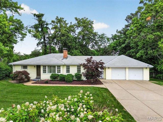 11147 Olive Blvd, Creve Coeur, MO 63141