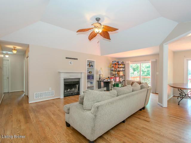 1114 Meadowridge Trail