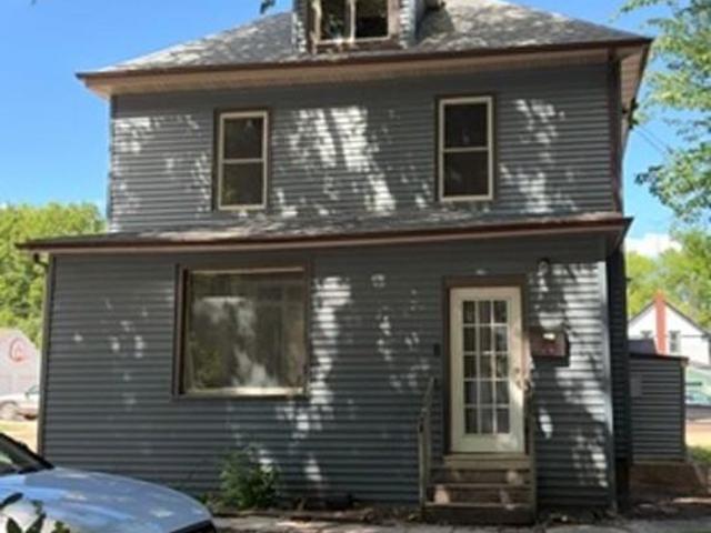 1114 N University Dr 5 Bedroom Apartment for Rent at 1114 University Dr N, Fargo, ND 58102 NDSU