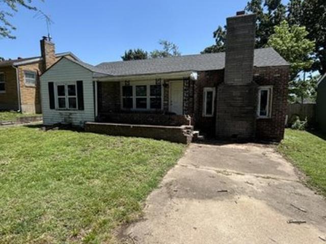 1114 Olive St, Carthage, MO 64836