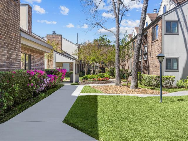 1114 Augusta Dr, Unit 1, Houston, TX 77057 | MLS #69125