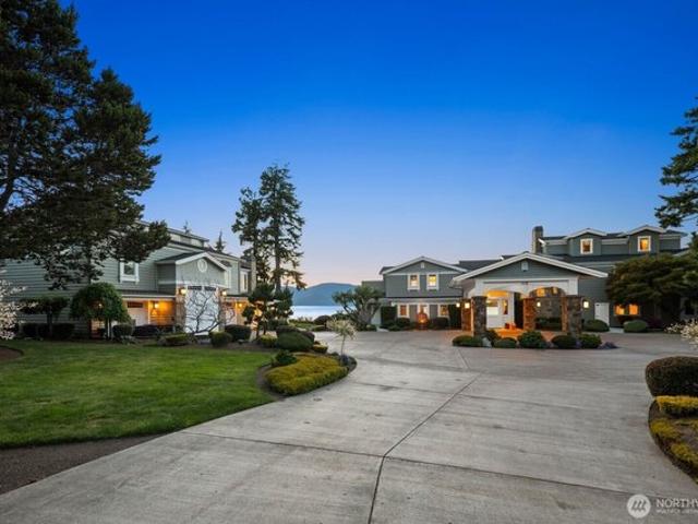 1114 B Ave, Anacortes, WA 98221