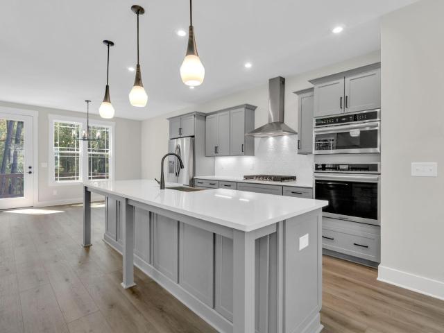 1114 Blackthorn Lane